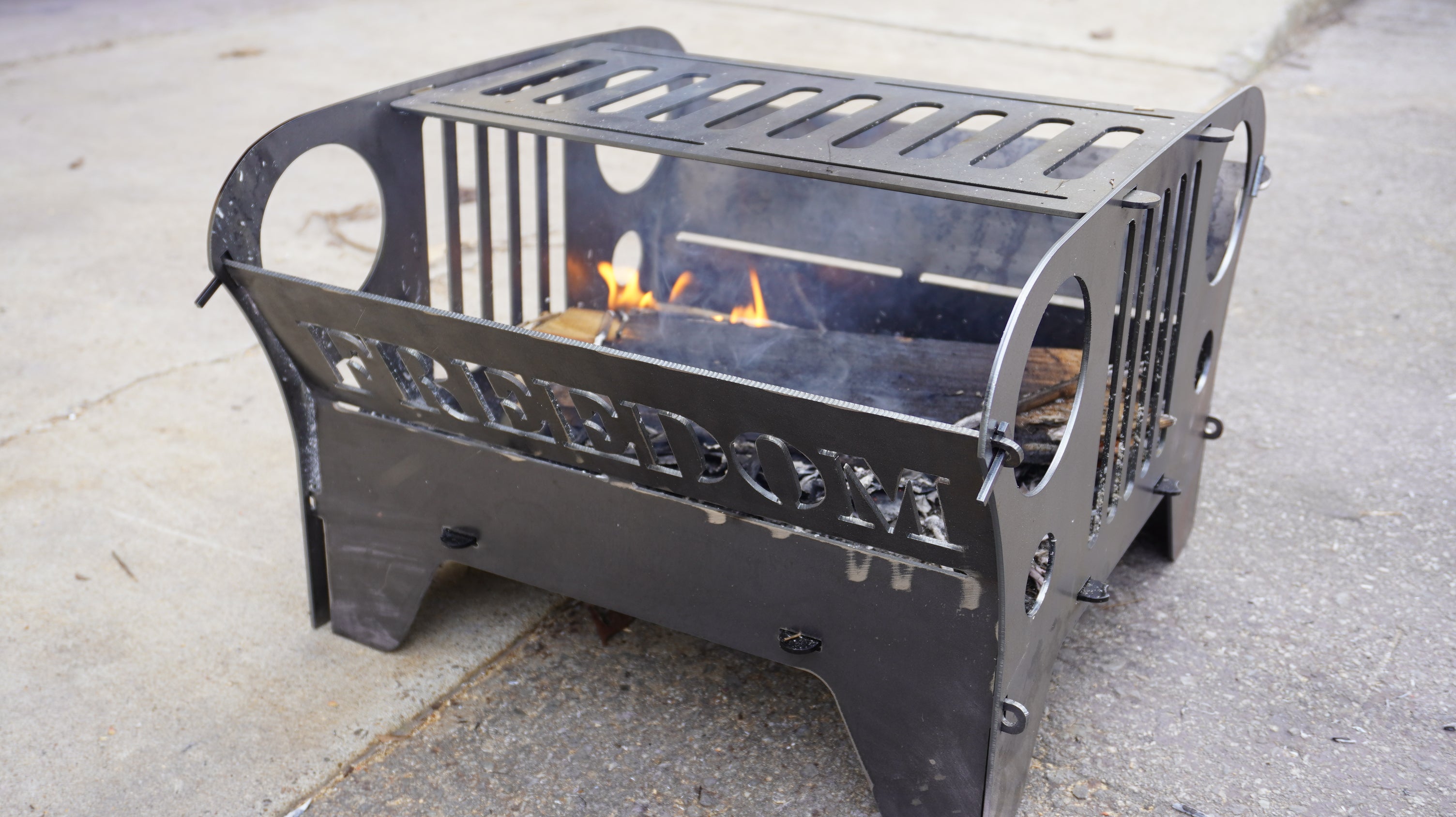 Portable Off-Road Fire Pit BBQ Grill – Easy Setup – Nashville Metal Art